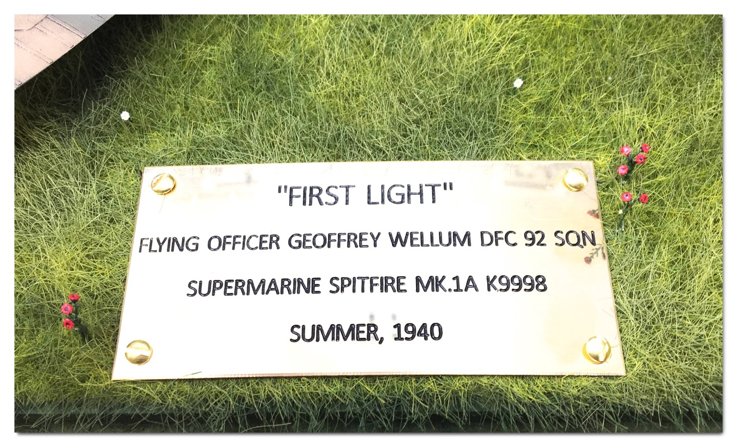 FIRST LIGHT: Flying Officer Geoffrey Wellum DFC and Spitfire K9998 in ...